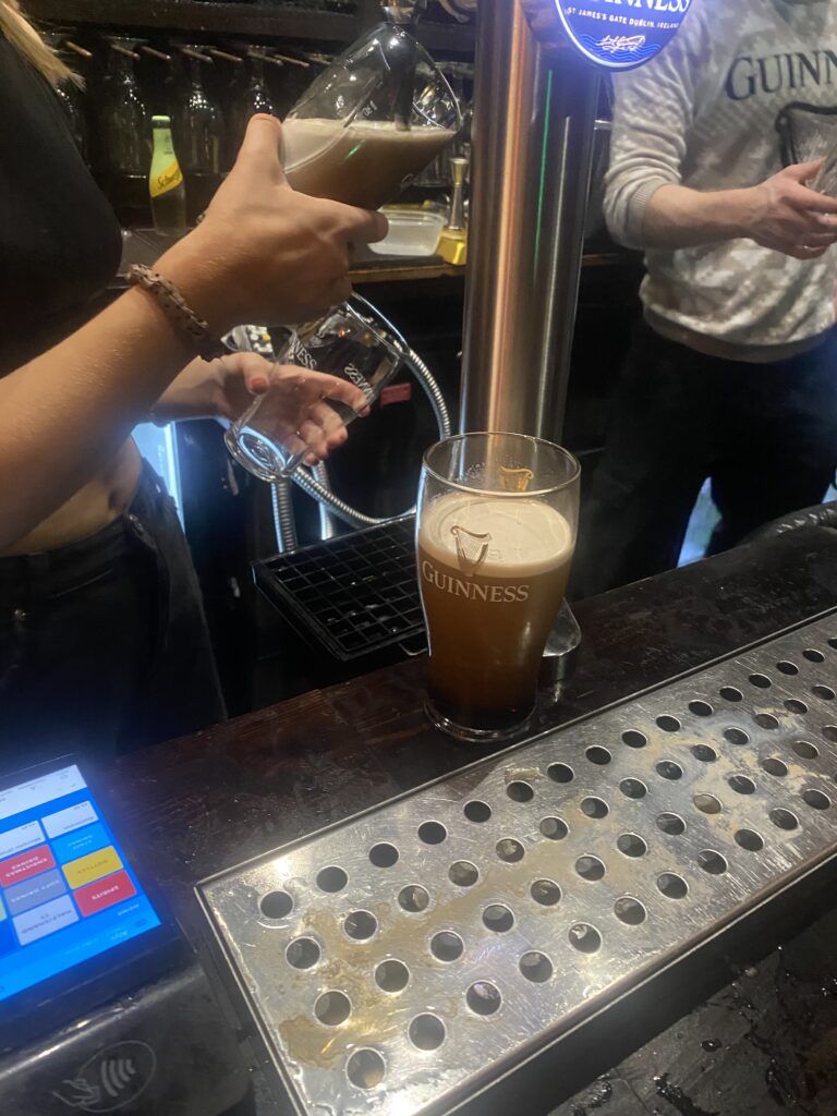 A GUIDE TO THE PERFECT GUINNESS AS NEW BAR THE DUBLINER TAKES THE CROWN ...